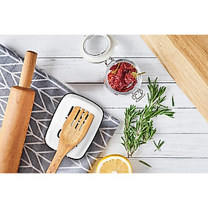 Hvukeke Ceramic Spoon Rest for Stove Top, Funny Kiss the Cook White Spoon Holders for Kitchen Counter, Modern Farmhouse Kitchen Cute Decor