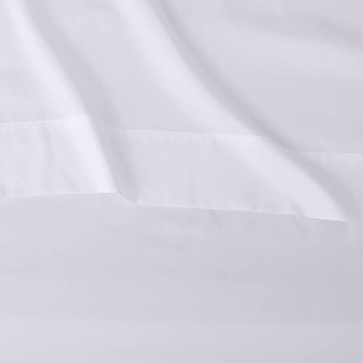 AmazonBasics Lightweight Super Soft Easy Care Microfiber Bed Sheet Set with 16" Deep Pockets - Full, Bright White & Light-Weight Microfiber Duvet Cover Set with Snap Buttons - Full/Queen, Bright White