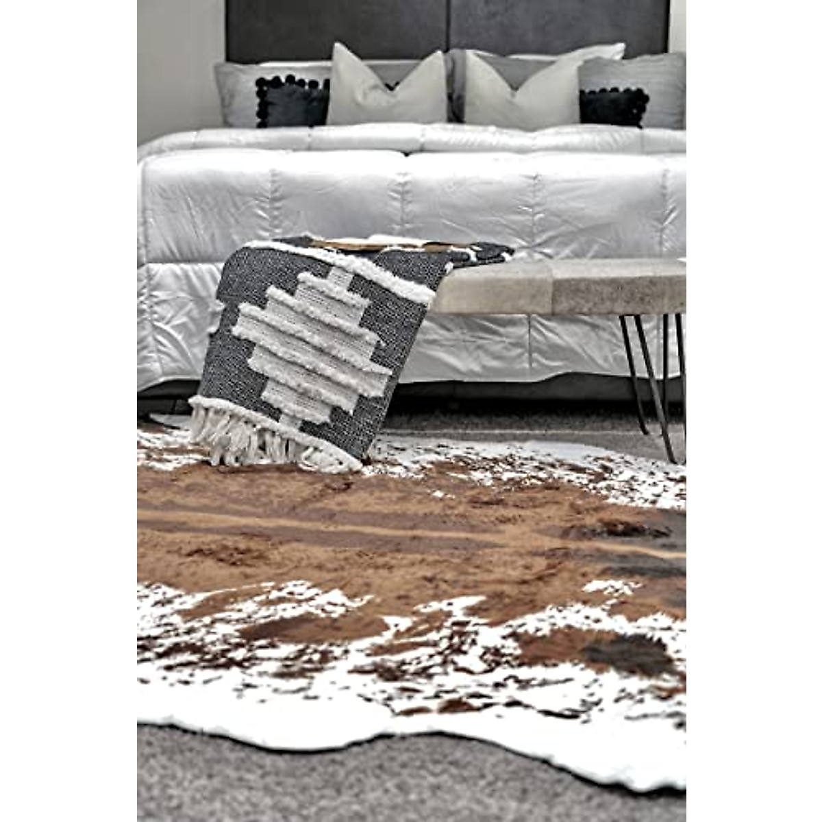 NativeSkins Medium Faux Cowhide Rug - Original (4.3ft x 5.6ft)