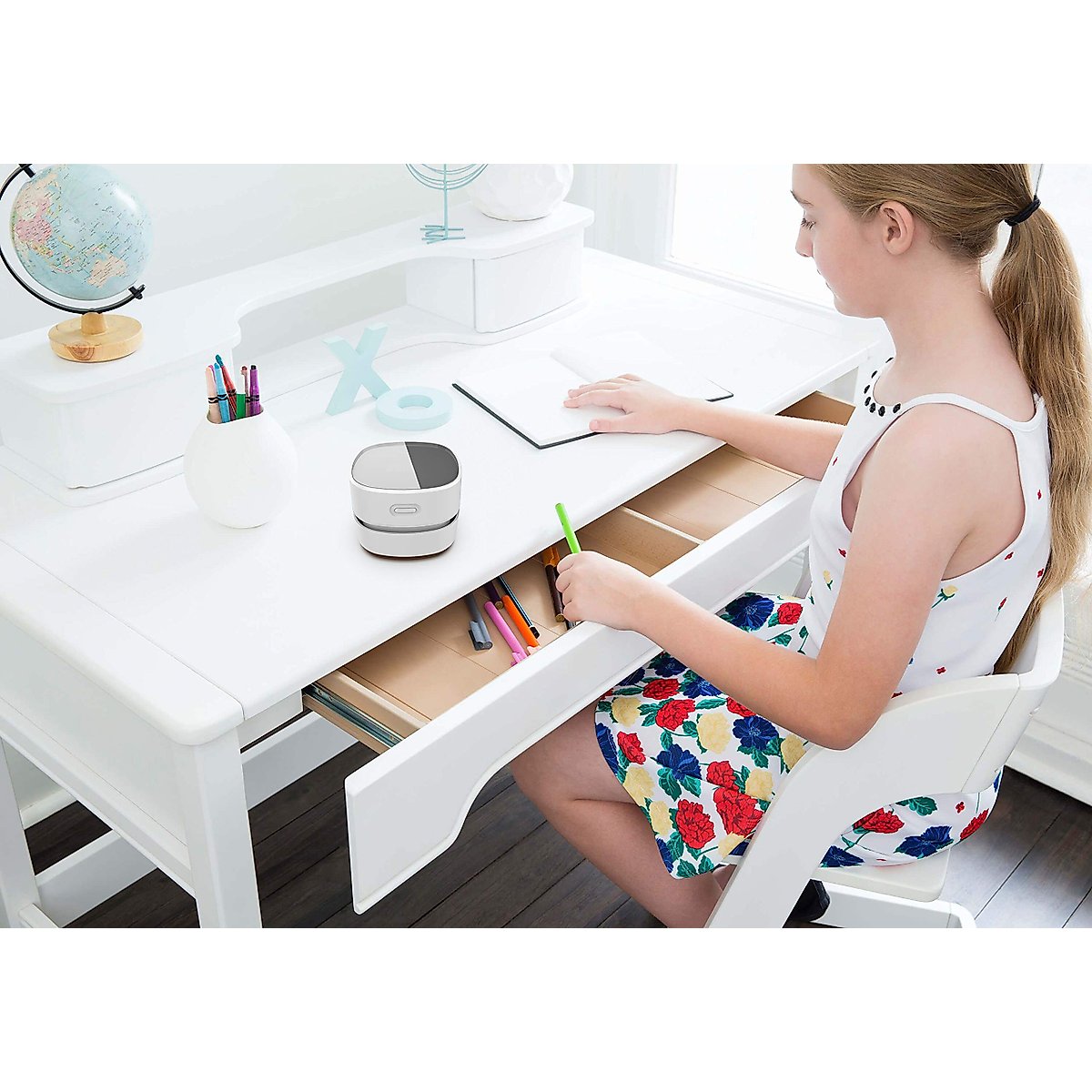 ODISTAR Desktop Vacuum Cleaner,Mini Table dust Sweeper Energy Saving with auto Power-Off Function,High Endurance up to 400 mins,Cordless&360º Rotatable for Keyboard/Home/Office (White Charging)