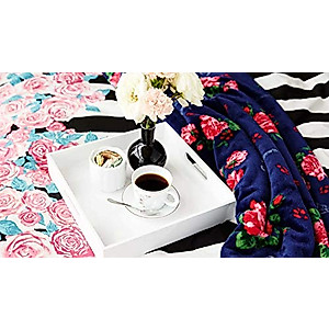 Betsey Johnson | Fleece Collection | Blanket - Ultra Soft & Cozy Plush Fleece, Lightweight & Warm, Perfect for Bed or Couch, Queen, Floral