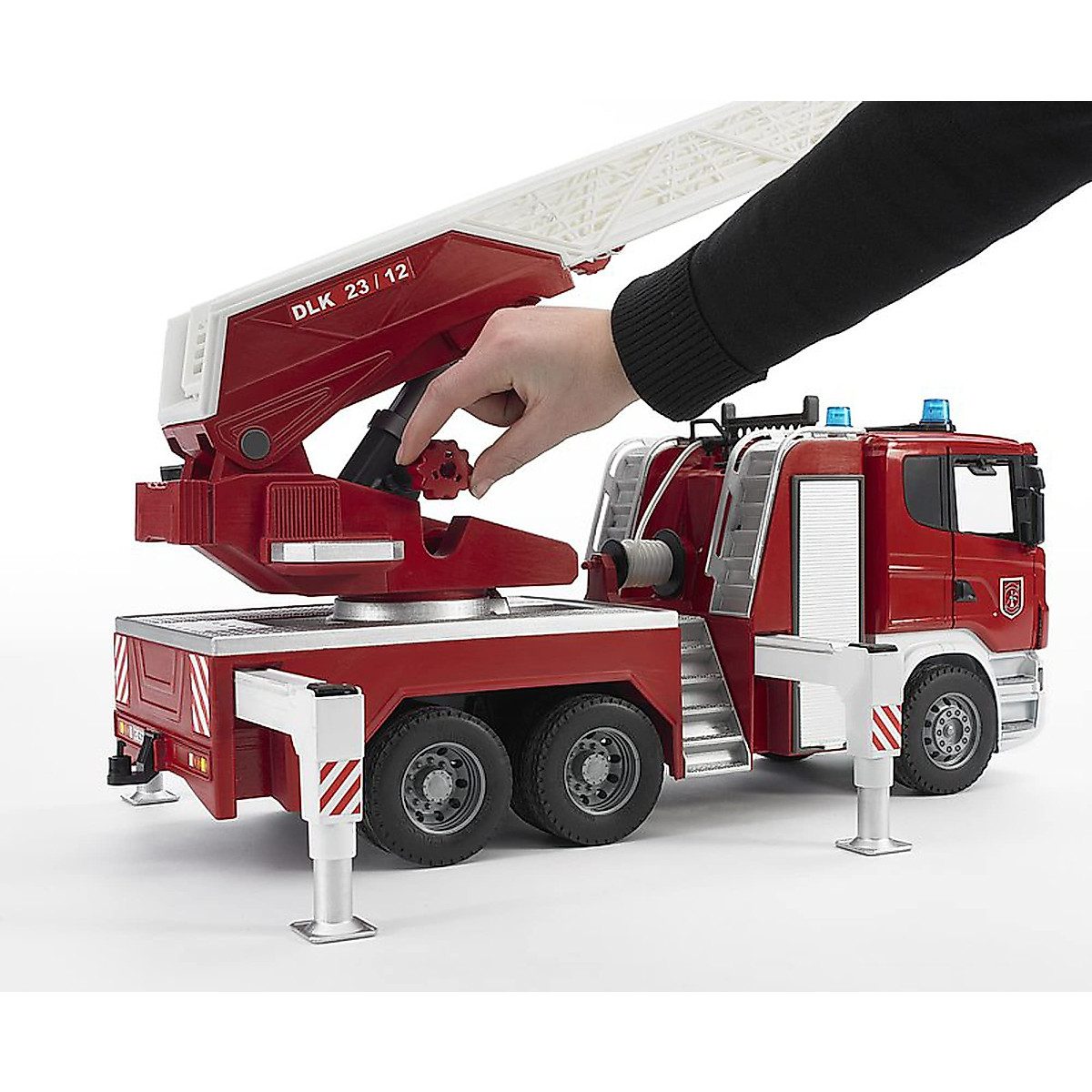 Bruder 03590 Scania R-Serie Fire Engine with Water Pump and L and S Module