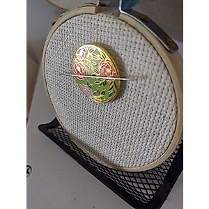Field of Flowers Needle Minder
