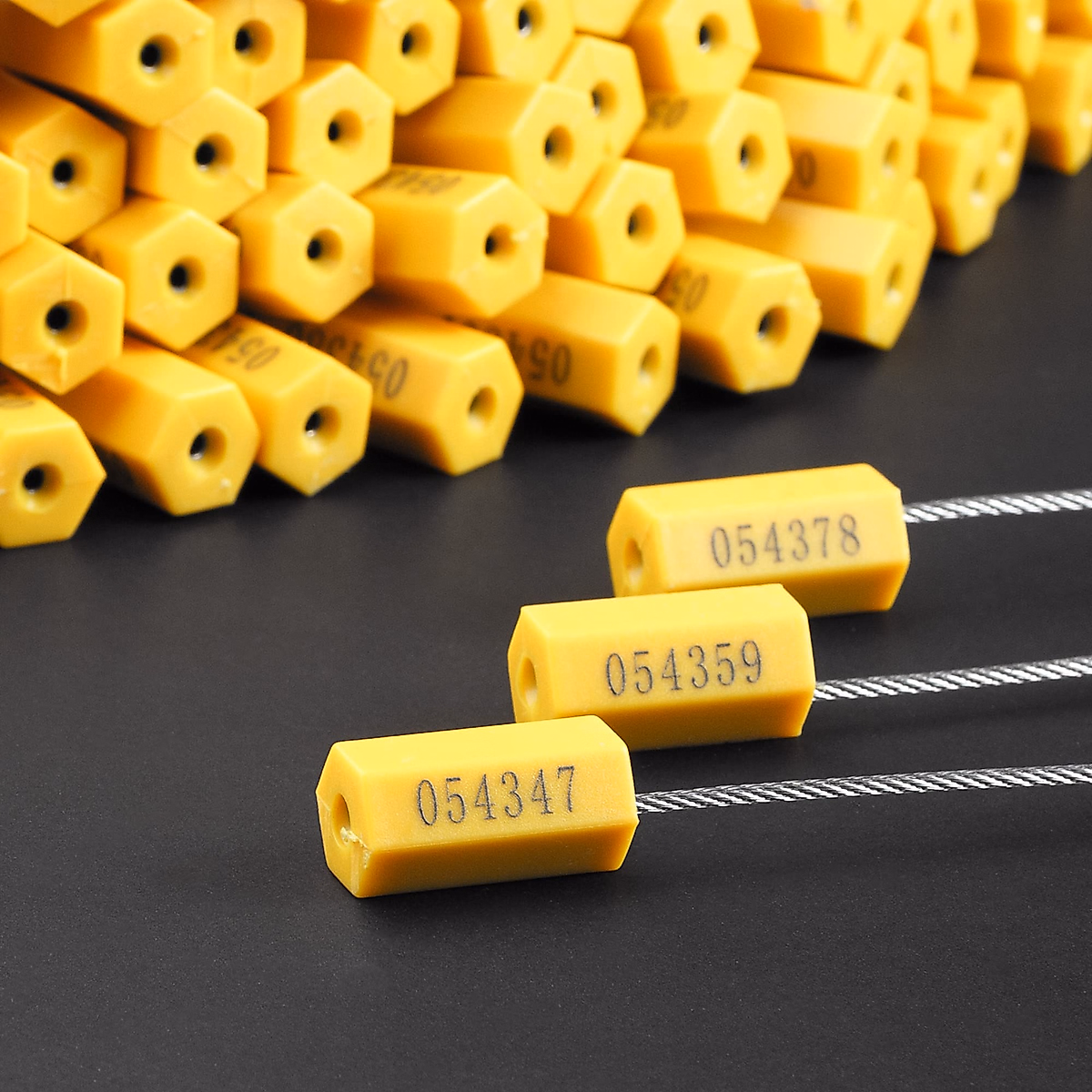 STYLIGHT - 100 Cable Seals, Wire Truck Seals, Metal Seals, Shipping Seals, Anti-Tamper Steel Seals, Pull Tight High Security Seals, Truck Seals, Trailer Seals (100, Yellow)