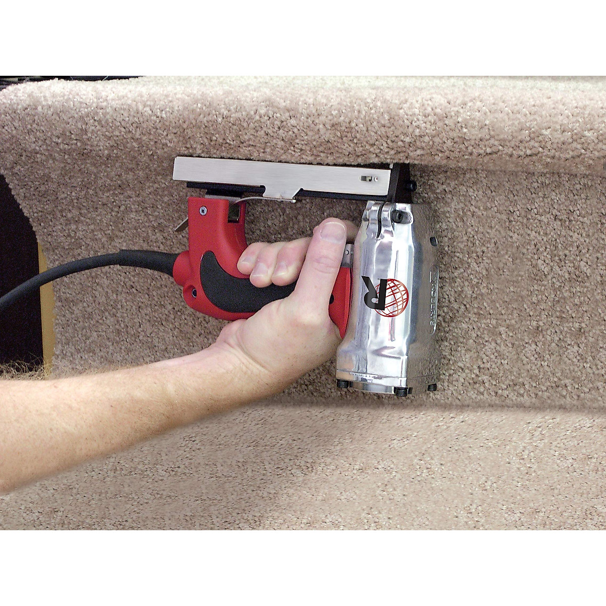 ROBERTS 10-600 3/16" Crown, 120V, 15-Amp, 20 Gauge Electric Stapler with Carrying Case, Red and ROBERTS Economy Adjustable Knee Kicker,Black Bundle