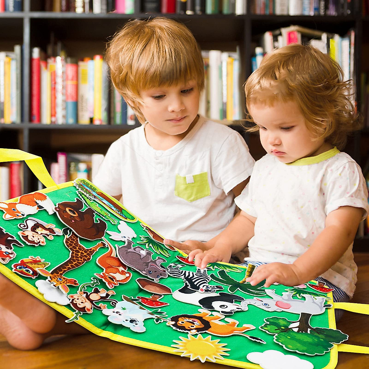 Craftstory Zoo Animals Travel Felt-Board Story Set for Toddlers, 32 Pieces Flannel Board Stories for Preschool Learning Toys Educational Storytelling Activity Board Gifts for Ages 3+