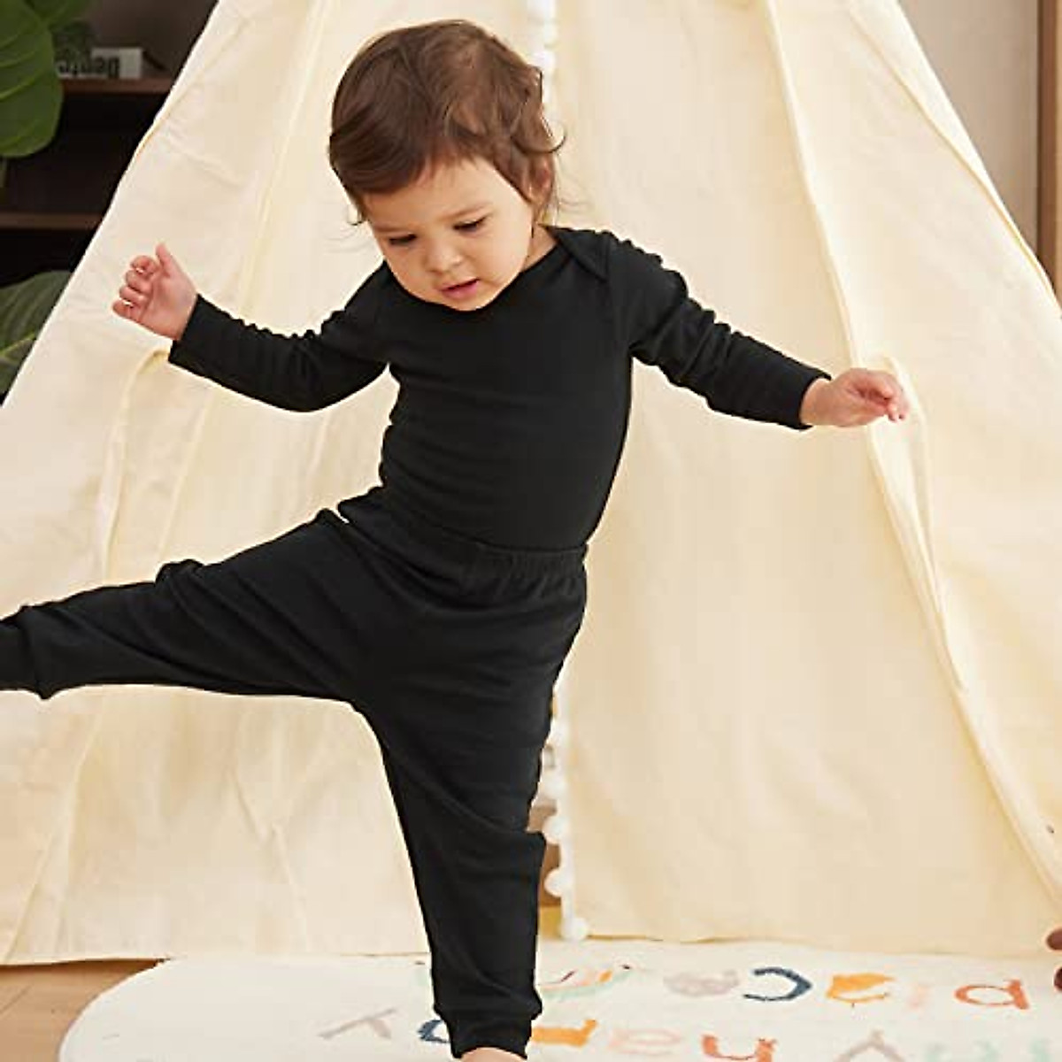 SOBOWO 2-Piece Unisex Baby Bodysuit and Pants Outfits Set for Newborn Boys Girls 0-24 Months (0-3 Months, Black Long Sleeve)