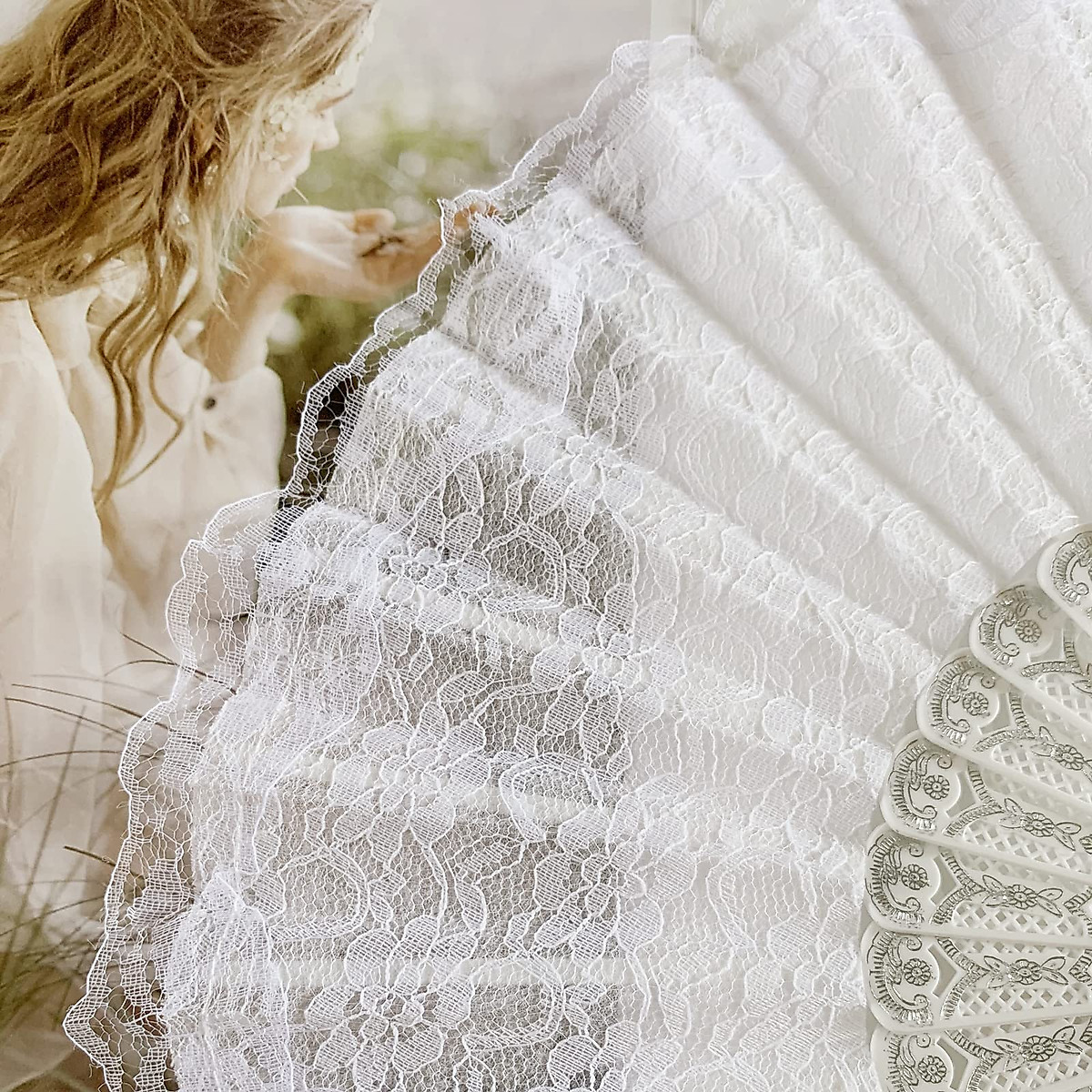 sehtorry White Lace Hand Folding Fan Bridal Dancing Props Floral Handheld Fan for Women Wedding Décor or Party Dess-up Favors