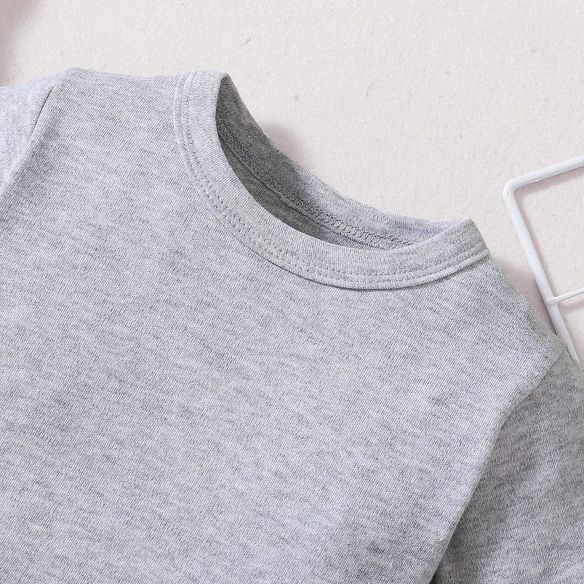 OPAWO Unisex Infant Baby Crew Neck T-Shirt 4 Pack Short Sleeve Solid Color Tees for Boys Girls (Black/White/Gray/Red, 12-18 Months)