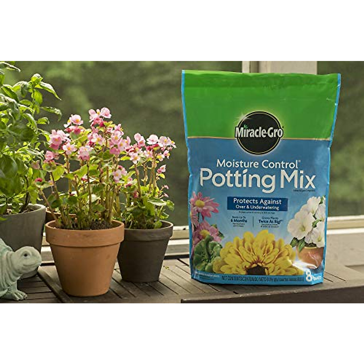 Miracle-Gro Moisture Control Potting Mix, 2 cu. ft. brown