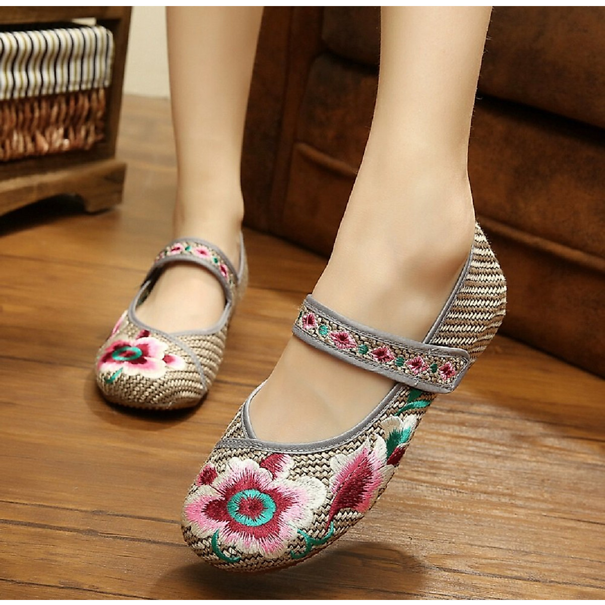 Lazutom Vintage Chinese Style Women Embroidered Shoes Mary Jane Flat Casual Ladies Mary Jane Qipao Dress Shoes (EU 39, Grey)