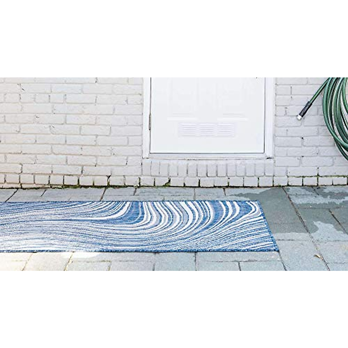 Unique Loom Outdoor Modern Collection Area Rug - Pool (2' x 6' 1" Runner, Blue/ Ivory)