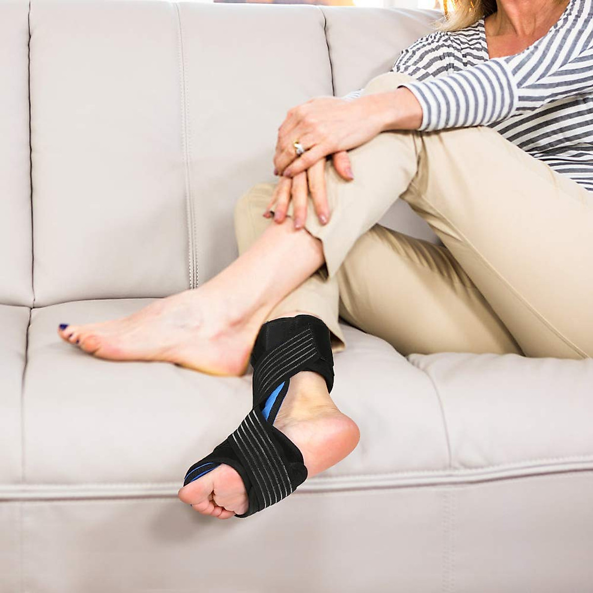 MHKGIOA Plantar Fasciitis Night Splint - Foot Drop Brace Splint with Spiky Massage Ball for Ankle Sprain,Achilles Tendinitis & Pain Relief