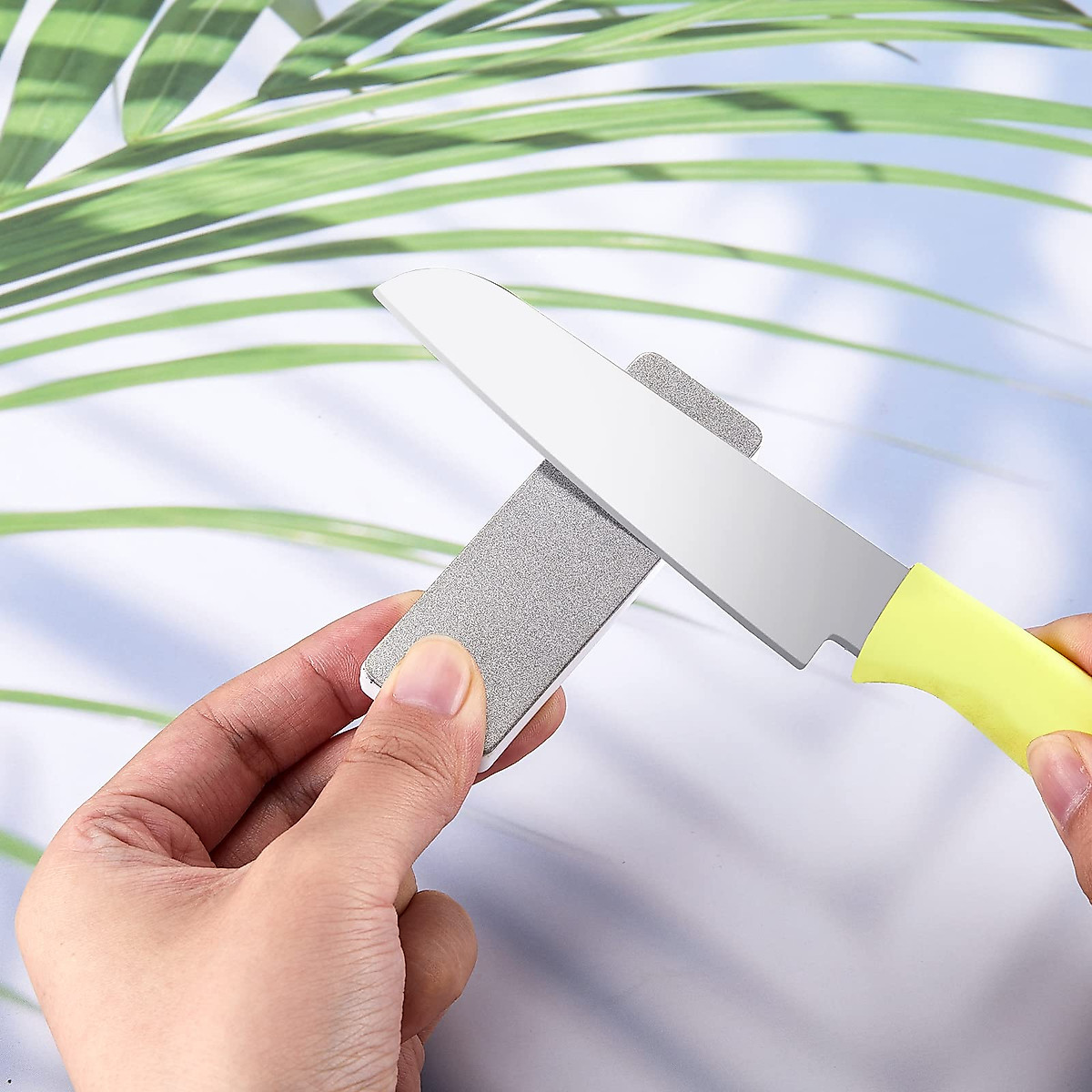 Patelai 2 Pcs Mini Pocket Knife Sharpener Stone Double Sided Diamond Sharpening Stone Whetstone Diamond Ceramic Sharpen Tools for Scissors Knives Outdoor Kitchen Sharpen Tools