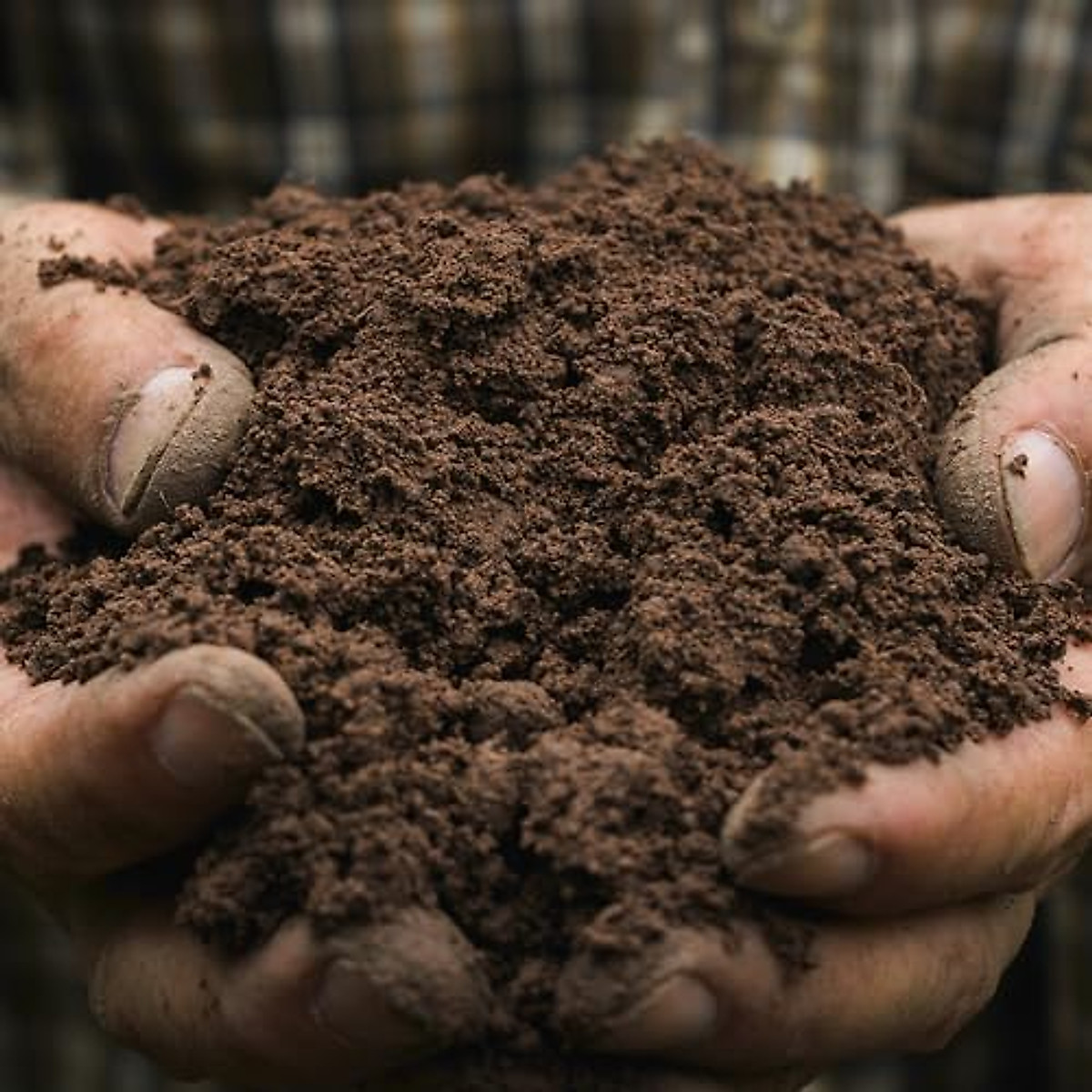 Michigan Peat 20 Pound Bag of Garden Magic General Purpose Moisture Retaining Potting Soil Mix for Indoor and Outdoor Planting