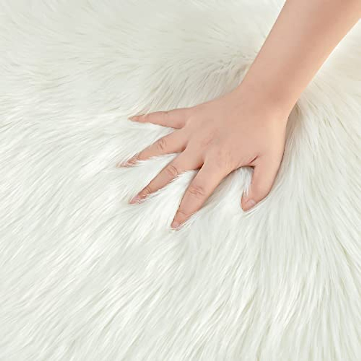 YJ.GWL White Faux Fur Rug for Bedroom, Luxury Fluffy Sheepskin Rugs Bedside Rug 2 x 3 Feet, Furry Carpet Small Shag Bedroom Rug, Soft Throw Rugs for Living Room, Kids Boys Girls Room Decor