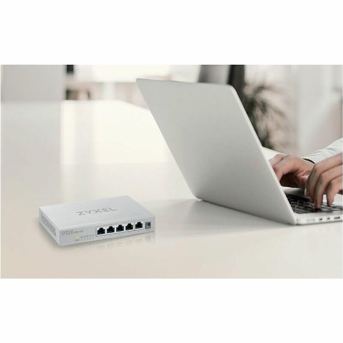 Zyxel 5-Port 2.5Gb MultiGig Ethernet Unmanaged Switch | 5 x 100/1G/2.5G Ports | Plug & Play | Metal Housing | Desktop or Wall-Mount | Ethernet Splitter MG-105