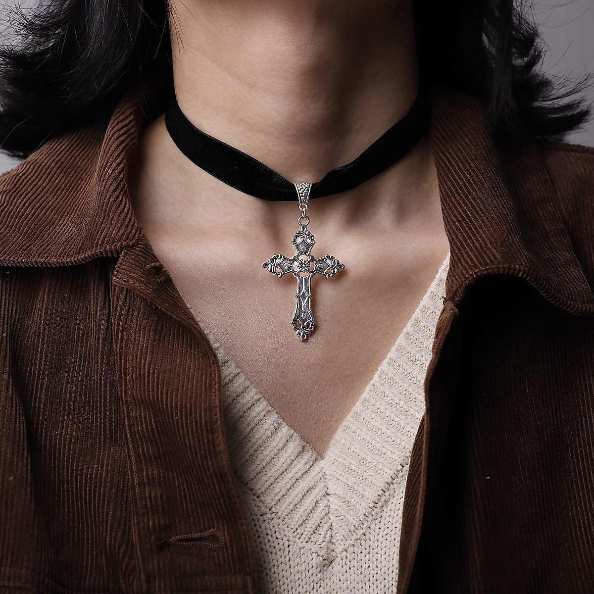 Sacina Gothic Cross Necklace, Zinc Alloy Black Cross Necklace, Halloween, Christmas Goth Jewelry Gift for Women (Silver Color Cross Choker)