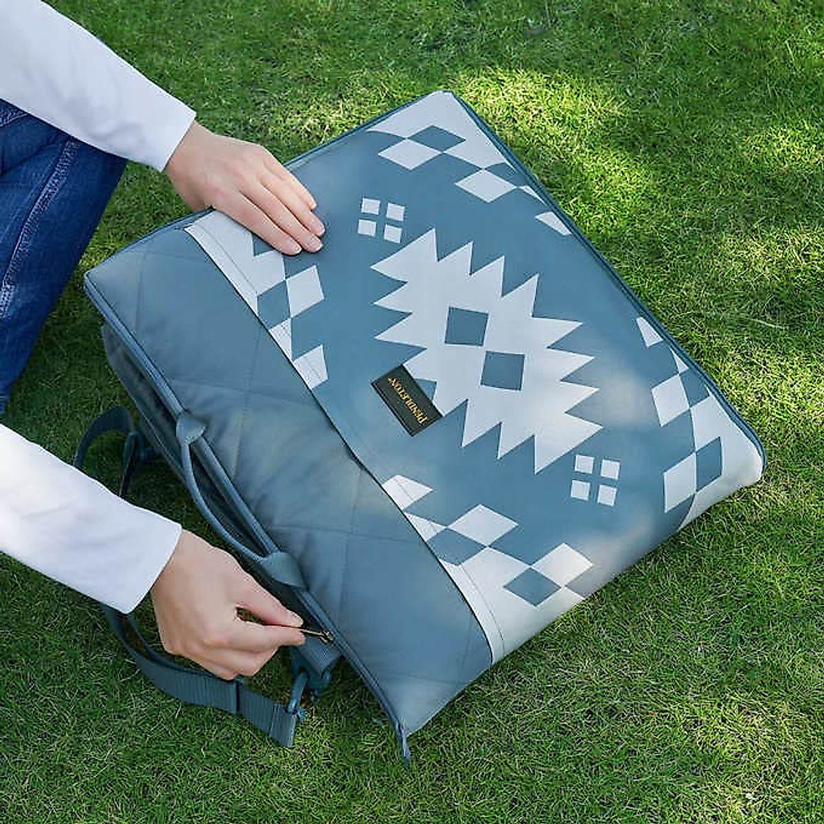 Pendleton Outdoor Packable Blanket (Desert Springs)