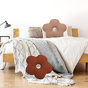 2 Pcs Flower Shaped Throw Pillow 17.7 Inch Flower Pillows Nordic Style Decorative Throw Pillows Cute Flower Floor Cushion with Soft Plush for Couch, Bed, Living Room, Office Decor (Khaki, Brown)