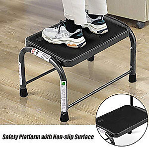 Giantex Step Stool with Handle, Medical Step Stool w/ Handle and Non Skid Rubber Platform, 330 Lbs Load Capacity Heavy Duty Safety Step for Old People, Elderly Adults
