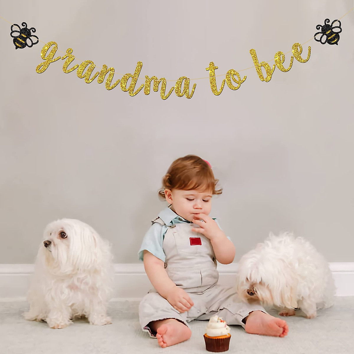 INNORU Grandma to Bee Banner, Bumble Bee Theme Baby Shower Party Decorations, New Grandmother Party, Bee Pregnant Annountanct Party Decorations, Gold Glitter