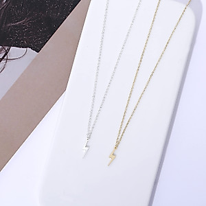 CAROVO Dainty Lightning Bolt Necklace for Women 18K Gold Plated Cute Simple Thunder Necklaces Tiny Gold Lightning Bolt Chain Jewelry Gifts for Women