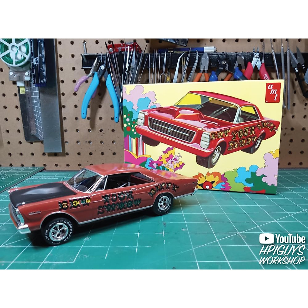 AMT 1966 Ford Galaxie Sweet Bippy 1:25 Scale Model Kit