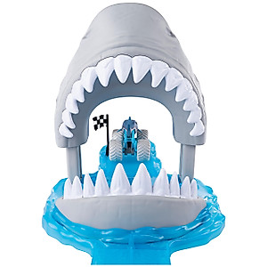 Monster Jam, Official Megalodon Mayhem Playset with Exclusive 1:64 Scale Megalodon Die-Cast Monster Truck