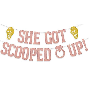KEWUFD She Got Sco*ped Up Banner, Funny Bridal Shower Party Decoration for Women, Summer Theme Bachelorette/Bridal Shower/Engagement/Wedding Party Rose Gold Glitter