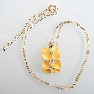 Navachi 18k Gold Plated Clear Crystal Yellow Enamel Leaves Flower Az6076p Pendant Necklace 16"+2"