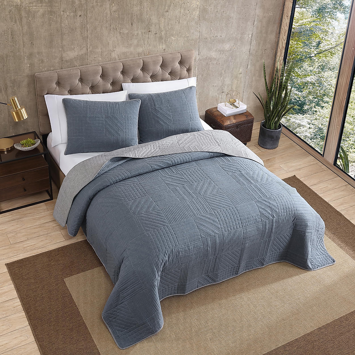 Eddie Bauer - Twin Quilt Set, Reversible Bedding with Matching Sham, Lightweight Home Decor for All Seasons (Hidden Lake Blue, Twin)