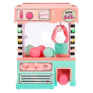 L.O.L. Surprise! Minis Claw Machine Playset with 5 Surprises with Lights & Exclusive LOL Mini Family, Holiday Toy Great Gift for Kids Girls Boys Ages 4 5 6+ Years Old & Collectors