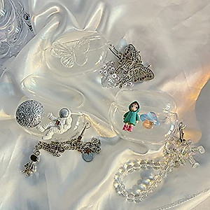 HENJI Case for Beats Studio Buds, 3D Cute Butterfly Astronaut Protective Cover with Keychain, Transparent Earphone Protective Case for Beats Studio Buds Charging Box, Gift for Girls Women (Butterfly)