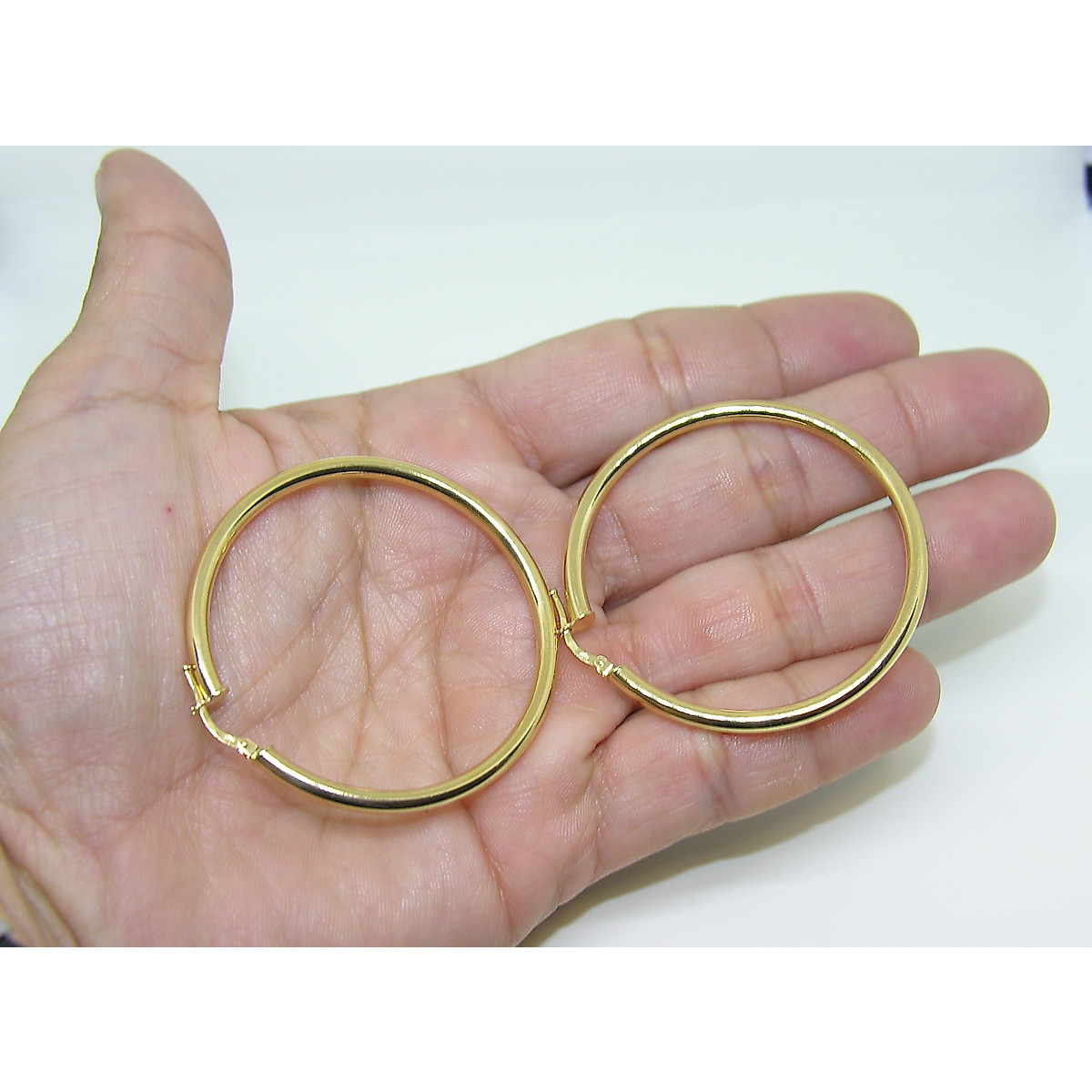 18k Yellow Gold Hoop Earrings, 3mm Wide by 4.5cm Outer Diameter, Weight: 3.75 Grams of 18k Gold