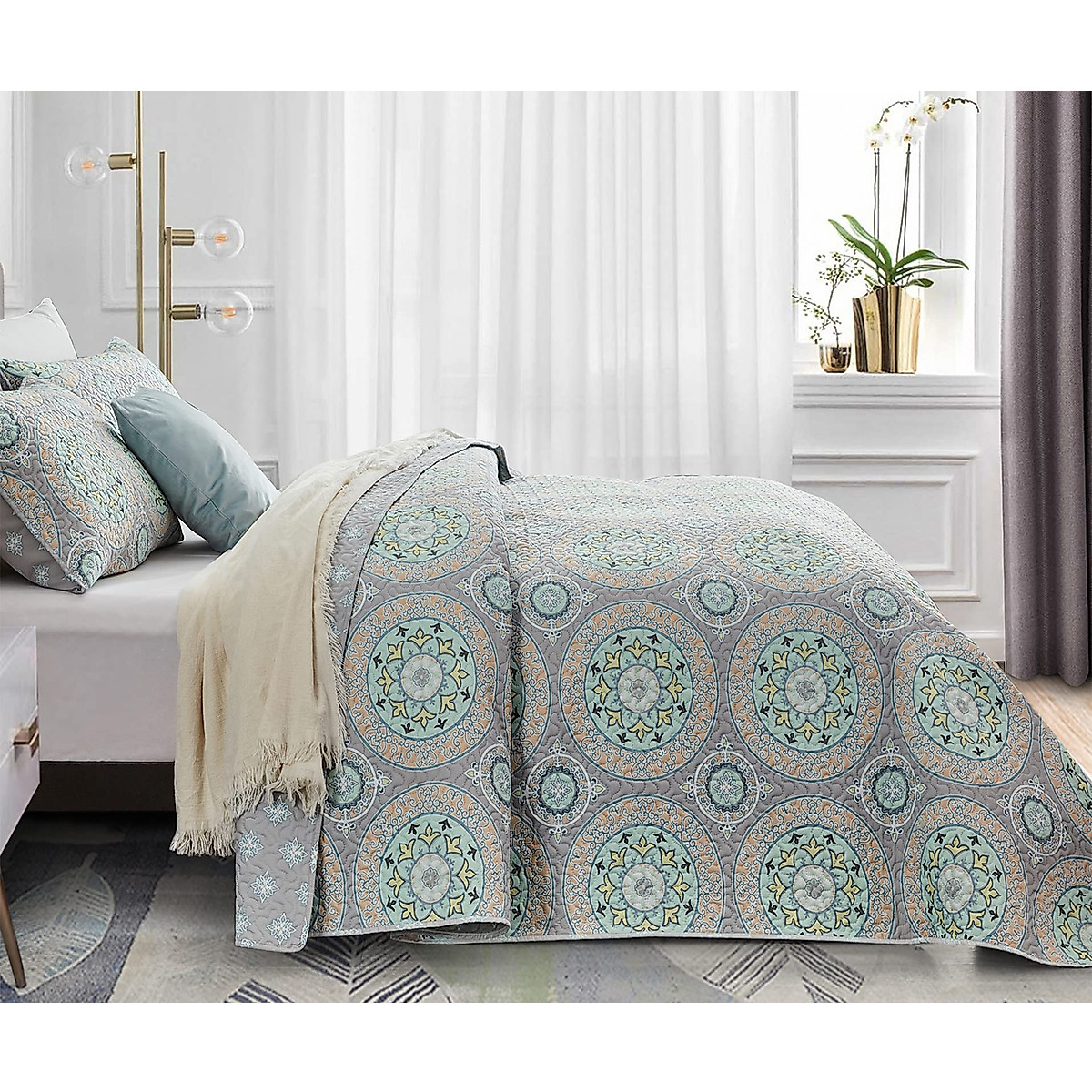 CHIXIN Boho Quilt King Size - Bohemian Chic Medallion Design - Lightweight Bedspread Coverlet Set, Ultrasonic Quilting Mandala Bedding Cover for All Season, 3 Piece, Aqua Blue