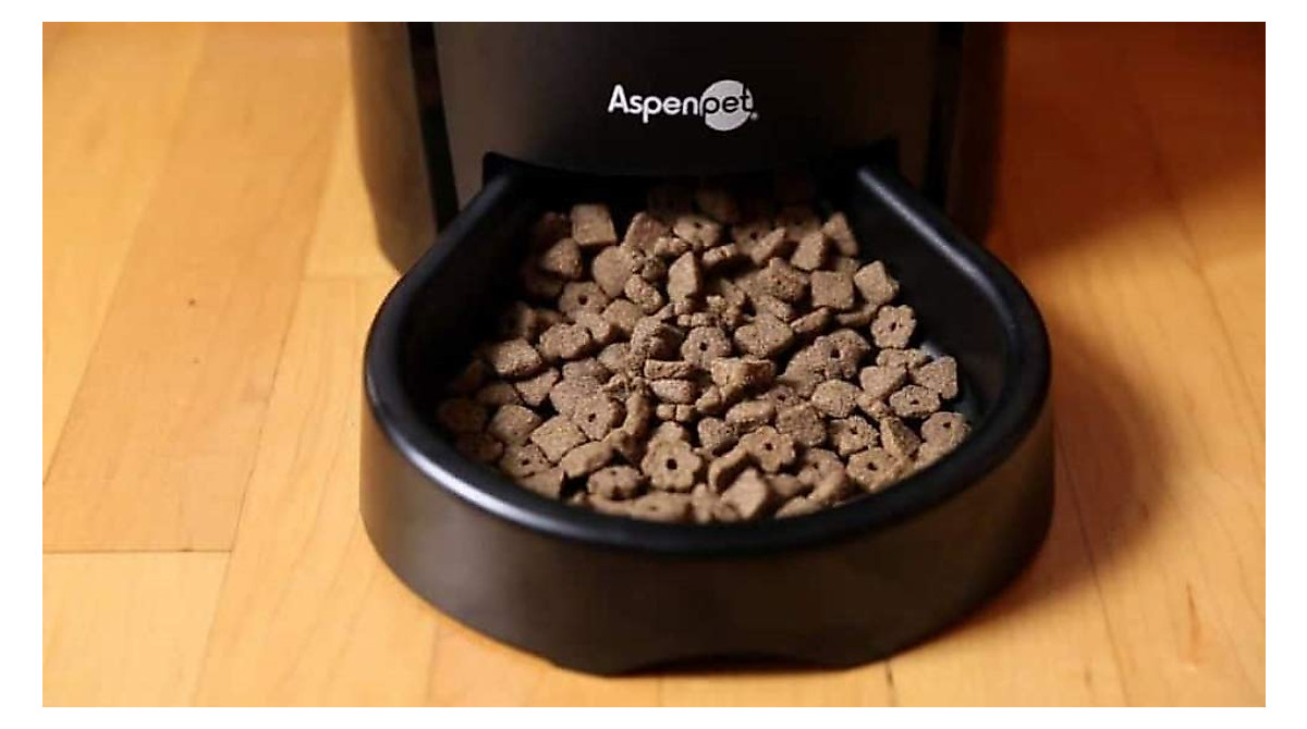 Petmate Aspen Pet Lebistro Programmable Cat & Dog Feeder - 18 Cups