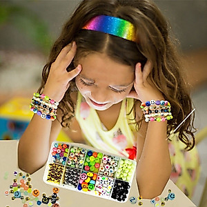 BOLAIHUI Glowing Kids' Jewelry Making Kits-Bracelet Kit for Girls, Friendship Bracelet Beads Luminous Mixed Toddlers Kids, Kids Art &Craft Box DIY Necklace