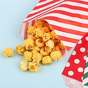 100 pieces Christmas Treat Bags Christmas Goodies Bags, Kraft Holiday Gift Bags Red Green Candy Buffet Paper Bags Xmas Holiday Party Favor Goody Bags