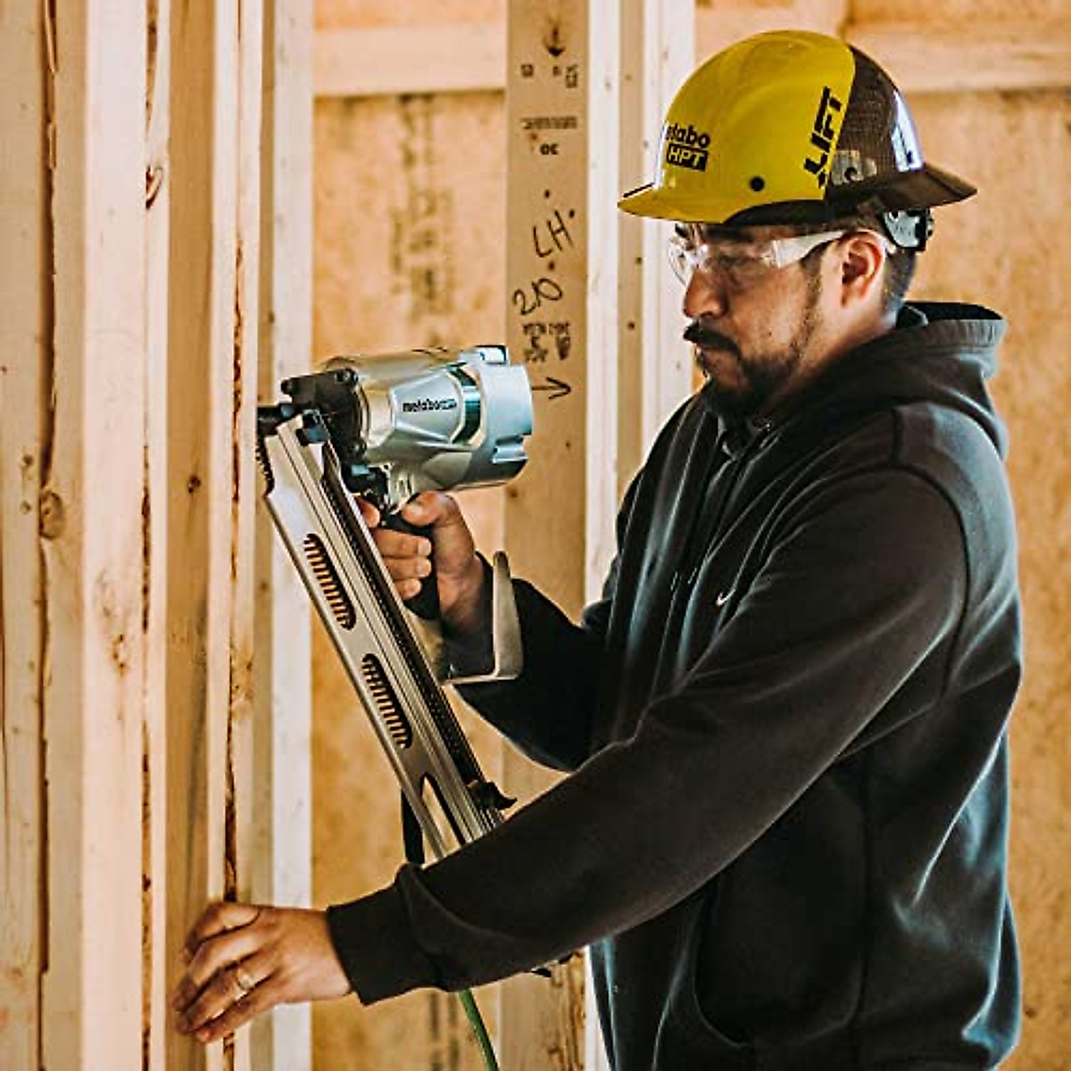 Metabo HPT Framing Nailer | High Grade Aluminum Magazine | Pneumatic | Framing Nails 2-Inch to 3-1/4-Inch | Rafter Hook | NR83A5(S1)