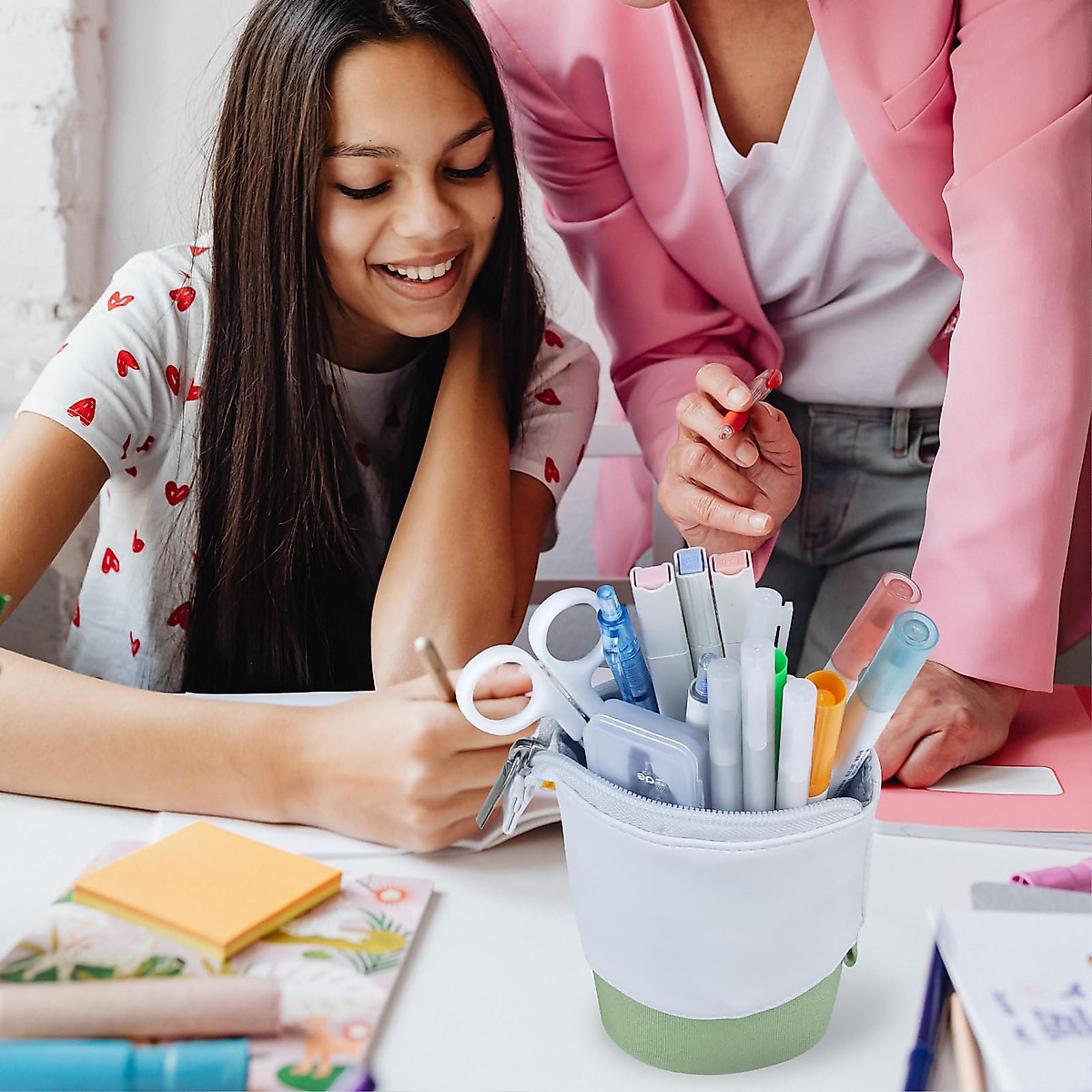 Fmeida Standing Pencil Case Telescopic Pencil Pouch Pop Up Pencil Bag Pen Holder Organizer Aesthetic Stand Up Stationery Pouch Makeup Cosmetics Bag for Christmas Holiday New Year Gift Light Green