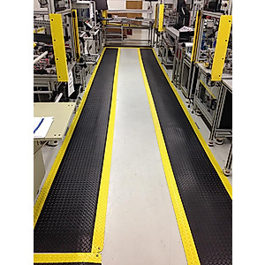 Wearwell UltraSoft Diamond-Plate SpongeCote Mat - Black/Yellow. Anti-Fatigue Workstation Mat. 2' W x 3' L x 15/16" Thickness. Nitricell Sponge. Pre-Beveled Edge. For Industrial Use (414.1516x2x3BYL)