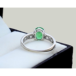 9X7 MM Natural Green Zambian Emerald Oval Cut May Birthstone 925 Sterling Silver Solitaire Unisex Proposal Ring Love and Friendship Gift For Girlfriend (Rhodium Plated Silver, 7)