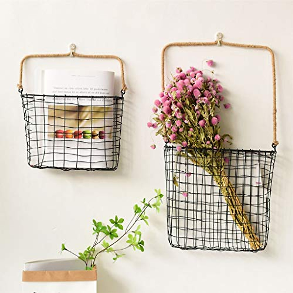 Storage Newspaper Baskets Wall-Mounted Basket Home Magazine Rack Shelf Newspaper Iron Decoration Flower Basket Retro and Beautiful (Color : Black, Size : 27 * 60cm)