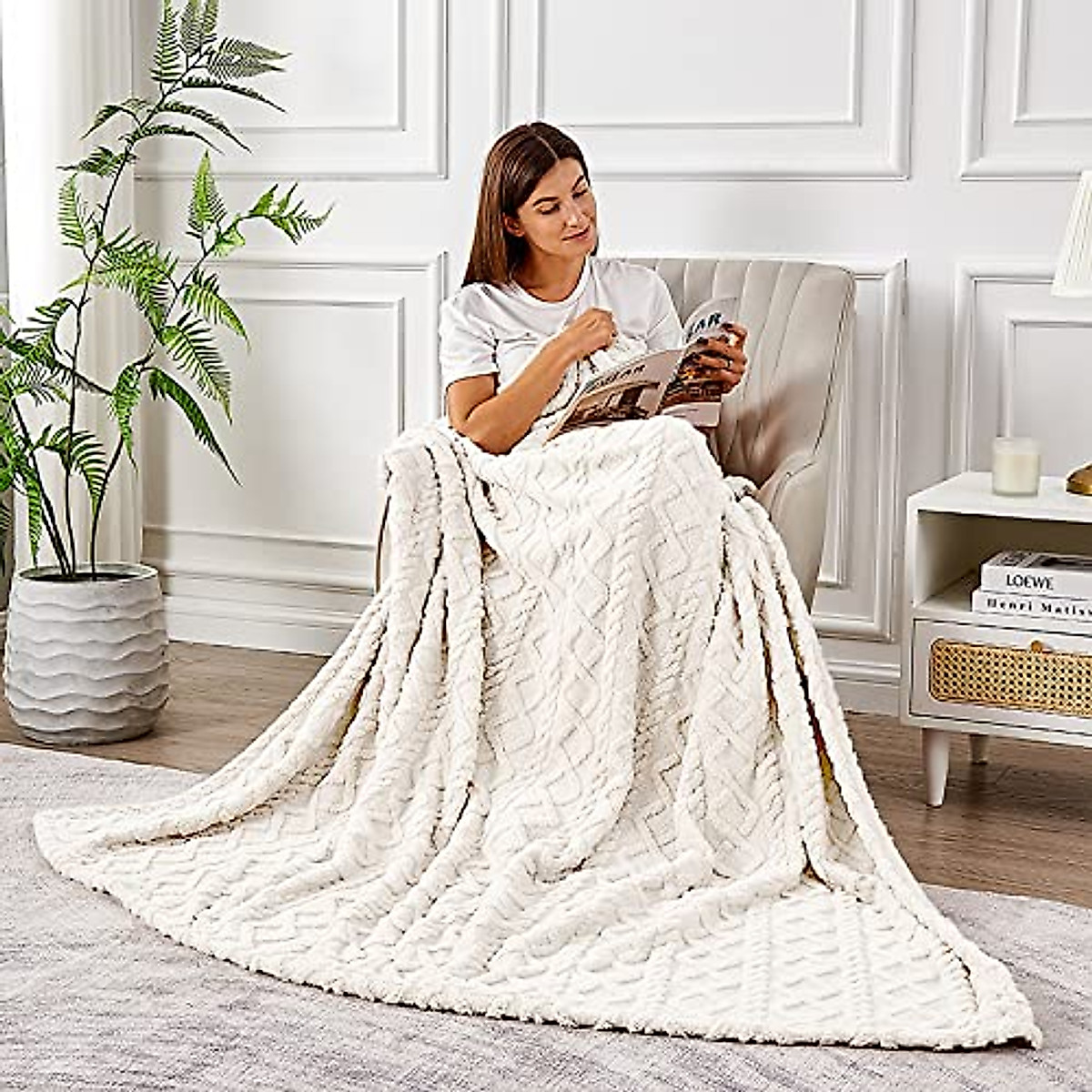 Edenleaf Sherpa Fleece Throw Blankets for Couch - Decorative Cream Throws Blanket with Stylish Pattern for Couch Sofa Living Room and Bed-All Season Blanket (Cream, 50x70 Inches)