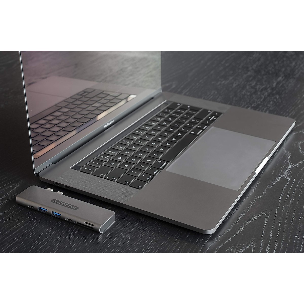 Sitecom CN-391 Dual USB-C Multiport Adapter for MacBook Pro - 2X USB-C to 1x HDMI + 2X USB 3.1 + USB-C 3.1 + UBS-C 3.1 Power Delivery