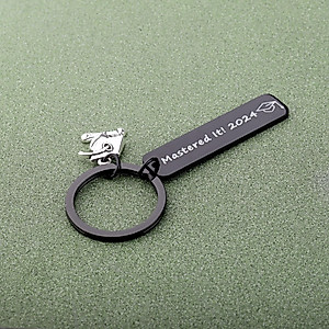 LQRI 2024 Graduation Gift Mastered It 2024 Keychain Class of 2024 Graduation Masters Graduation Party Gift (black)