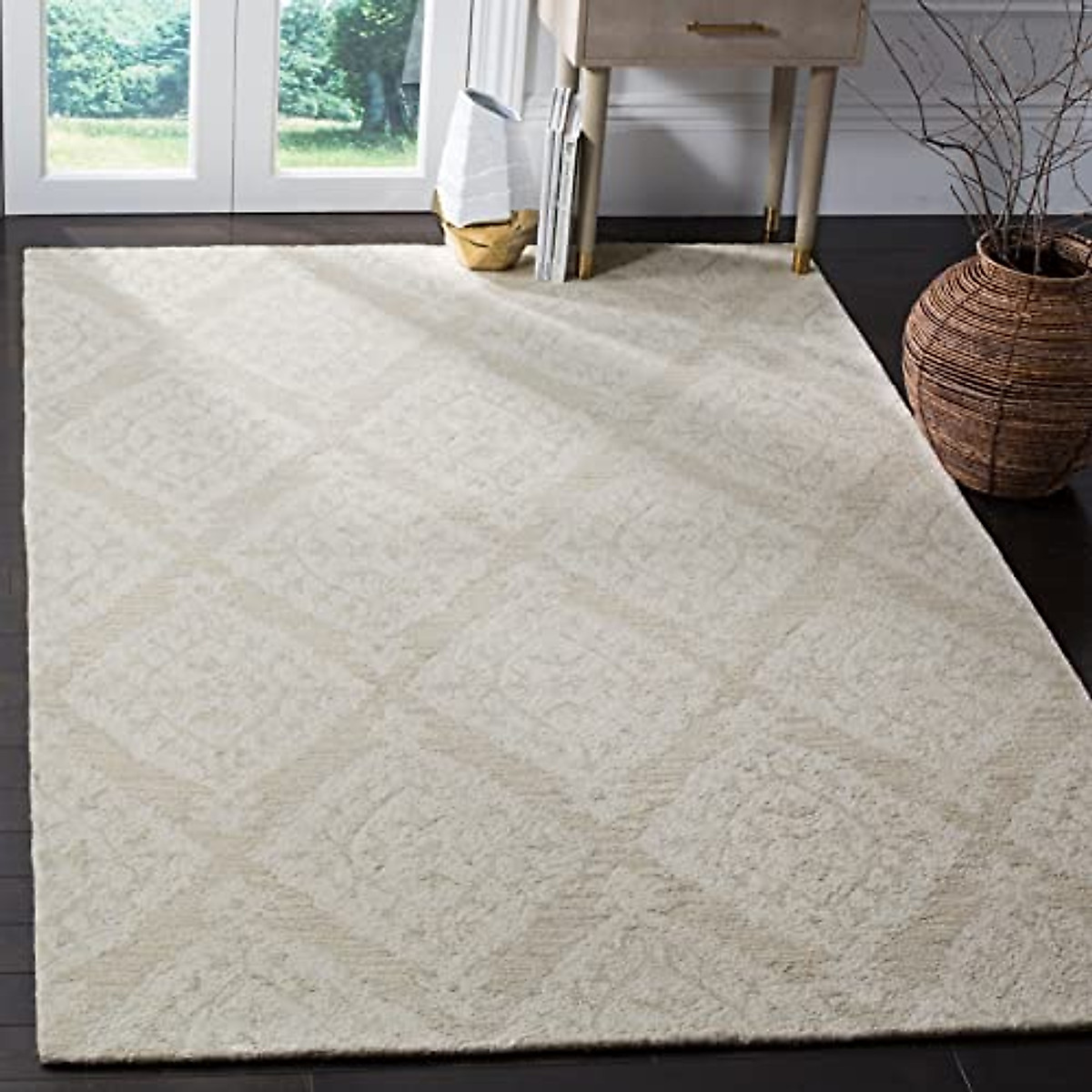Safavieh Micro-Loop Collection Accent Rug - 4' x 6', Beige, Handmade Trellis Wool, Ideal for High Traffic Areas in Entryway, Living Room, Bedroom (MLP210B)