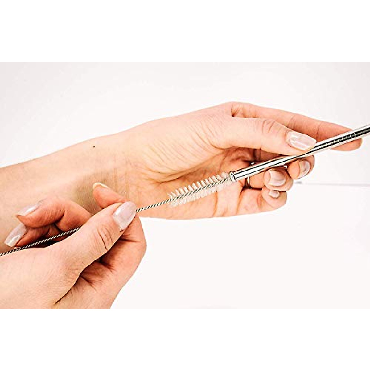 The Finest Pack of 5 Reusable Stainless Steel Straws with Case, BPA Free Metal Straws for Drinking cold Coffee, Beverages and Smoothies