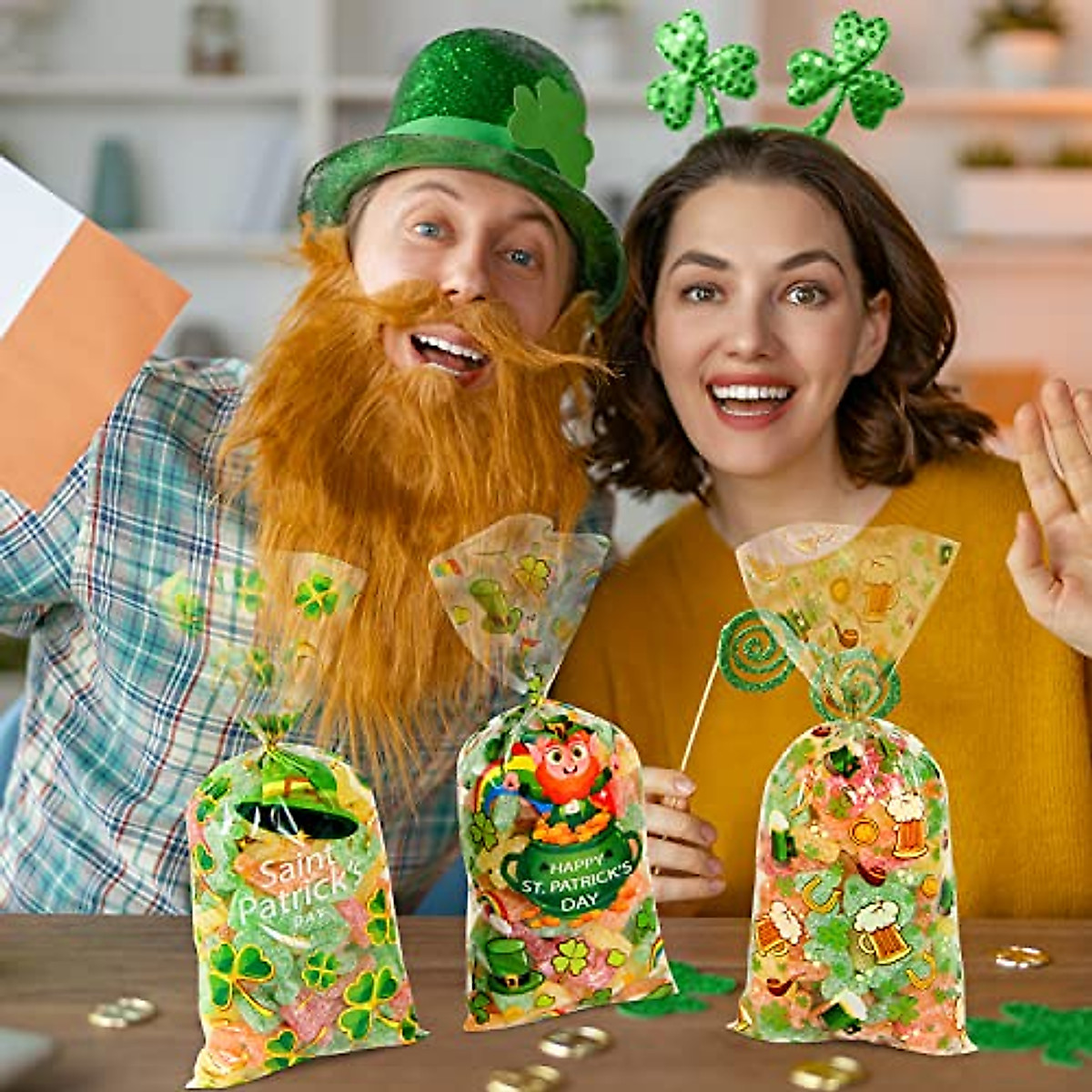 SPERPAND 120Pcs St. Patrick's Day Cellophane Gift Bags, Clear Clover Candy Goodie Bags for Saint Patrick's Day Party Favors